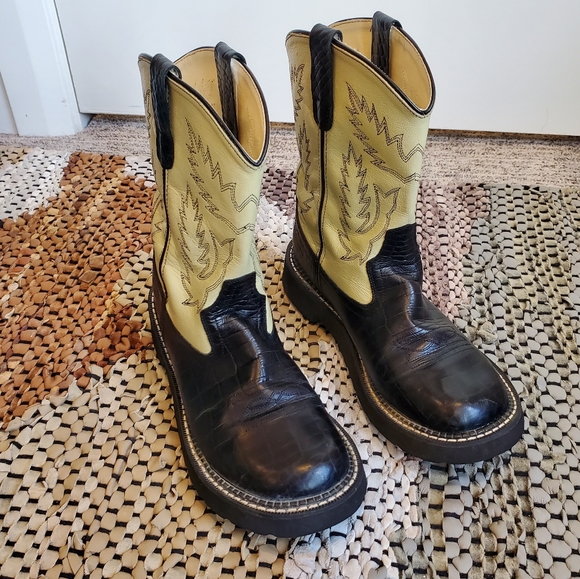 Old West | Shoes | Guc Old West Boots Tubbies Cream And Black ...